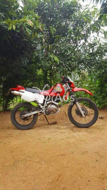 Honda XLR 200 in Pitigala