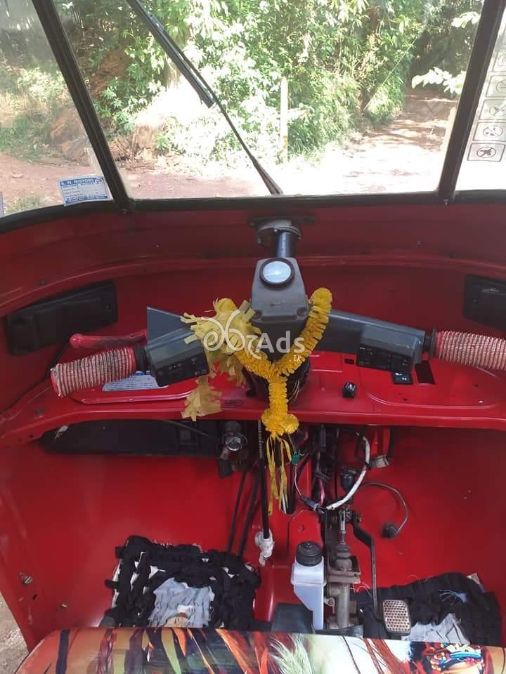 Bajaj 2 Stroke Three Wheel in Matara