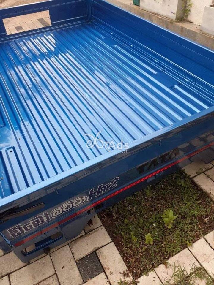 Dimo Batta Thattuwa in Moratuwa