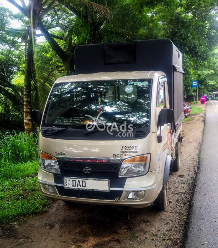 Tata DIMO BATTA EXPRESS 2015 - Urubokka