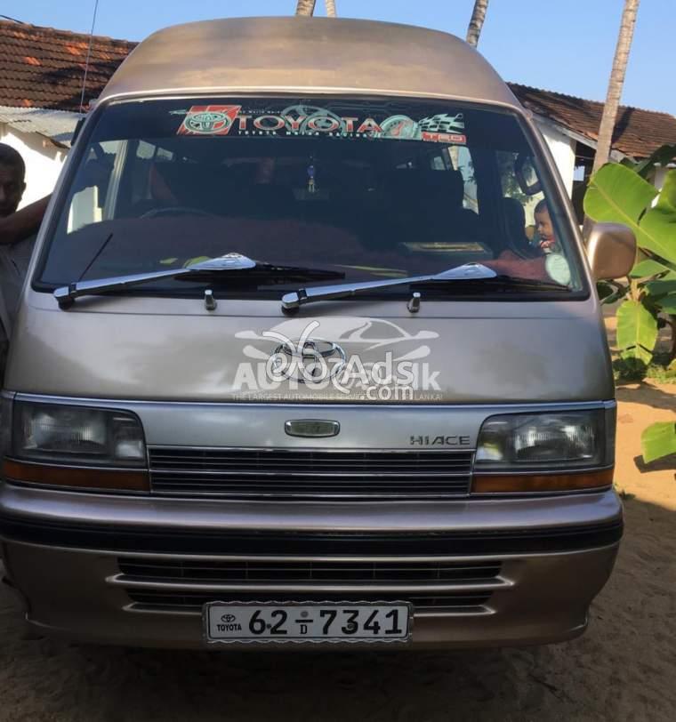 Toyota Dolphin Van for Sale in Kalmunai